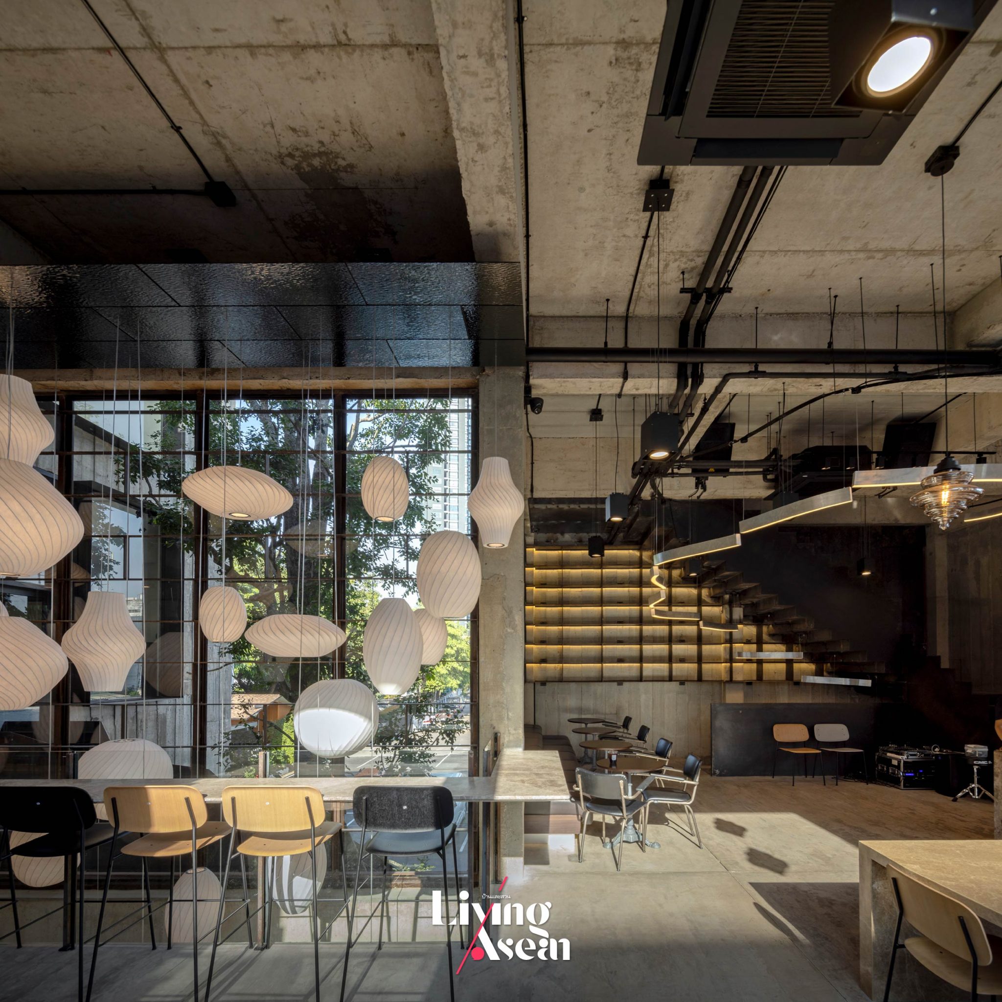 Patchworks: A Dessert Café in Brutalist Architectural Style / Living ASEAN