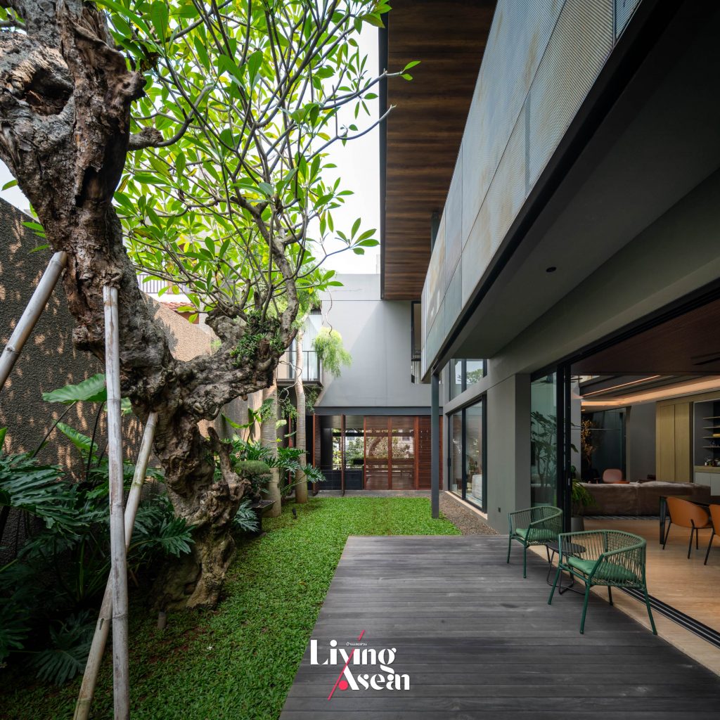 A Tropical House Perfect for Indonesia’s Humid Climate / Living ASEAN